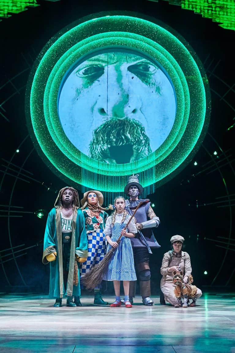 THEATRE | Ding! Dong! The Witch is Back... The Wizard of Oz at Leeds ...